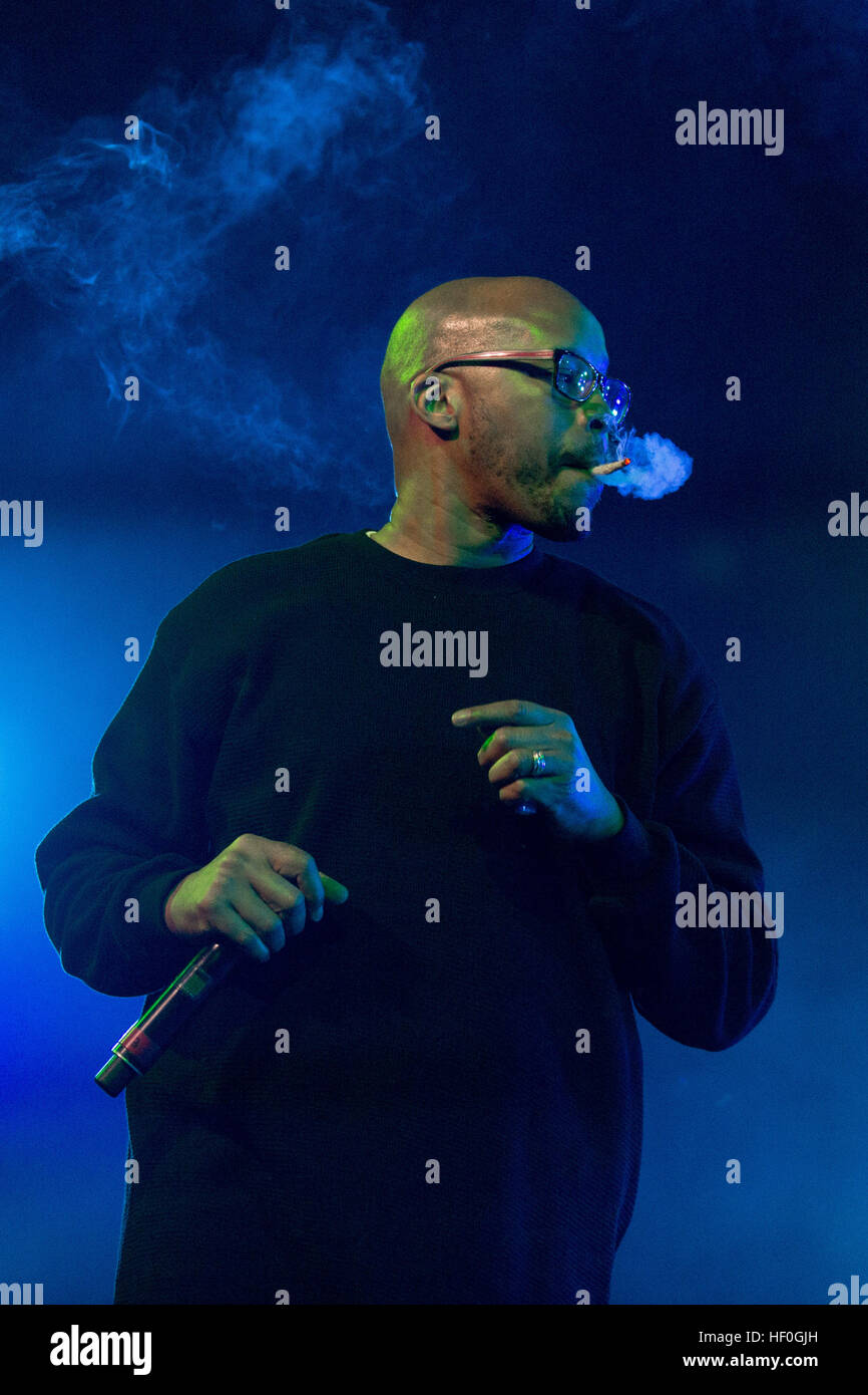 Warren g rapper hi-res stock photography and images - Alamy