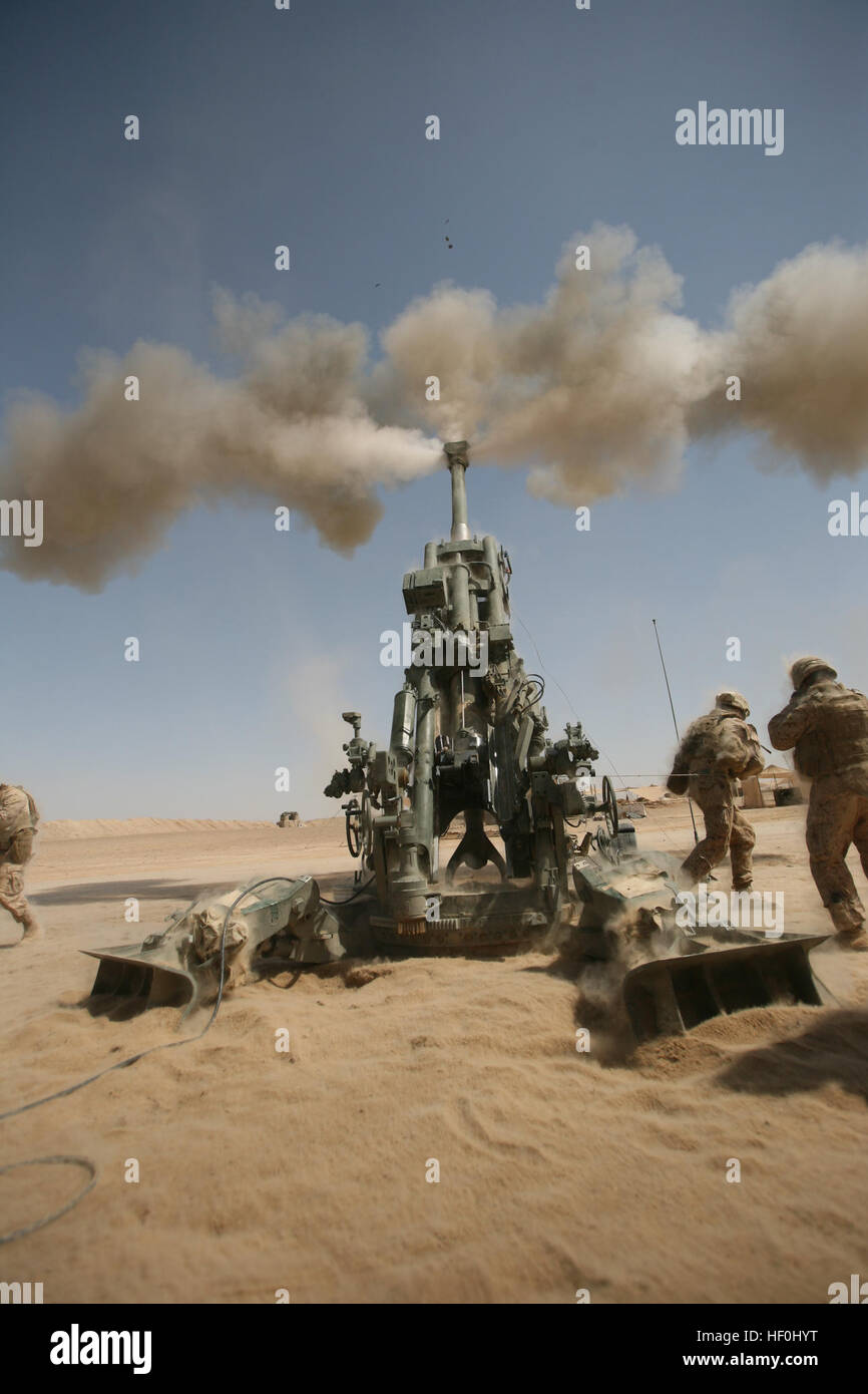 Continuous gunfire hi-res stock photography and images - Alamy