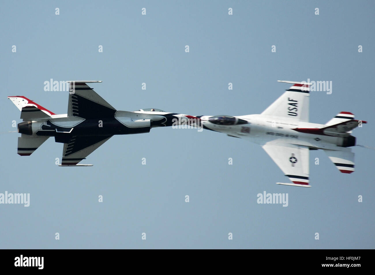 Opposing knife edge pass hi-res stock photography and images - Alamy