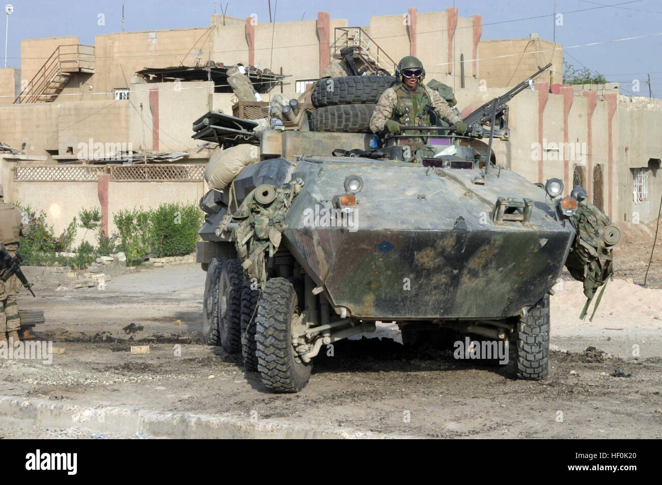 M 16 iraqi security forces hi-res stock photography and images - Alamy