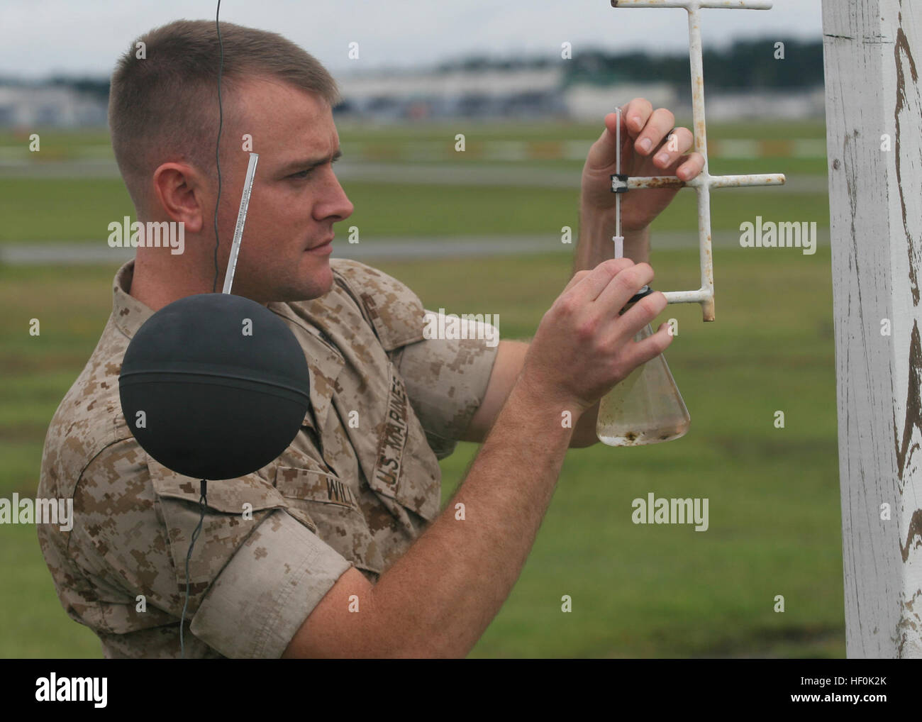 Military meteorologists hi-res stock photography and images - Alamy