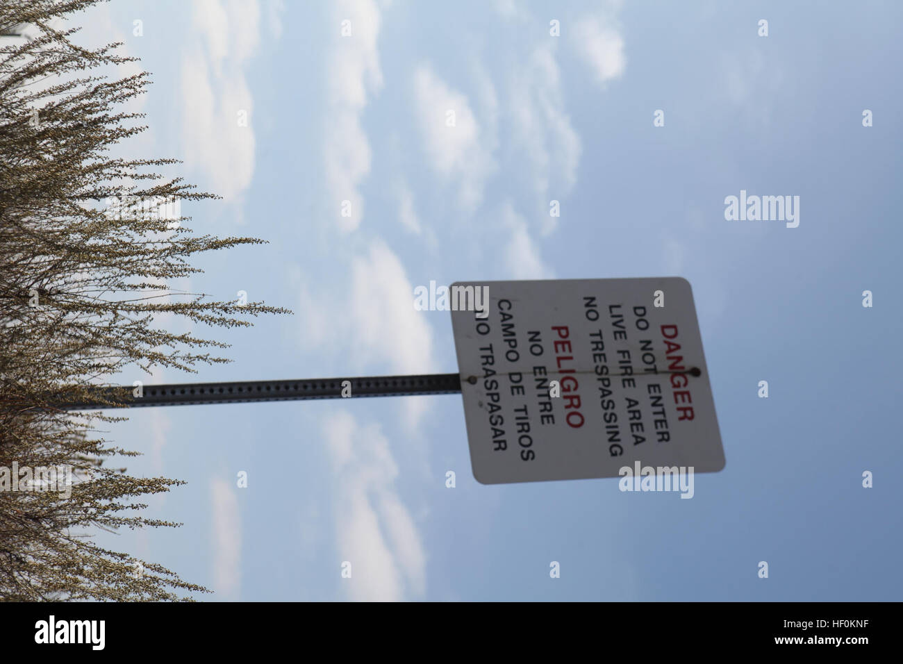 Warning signs and explosive hi-res stock photography and images - Alamy