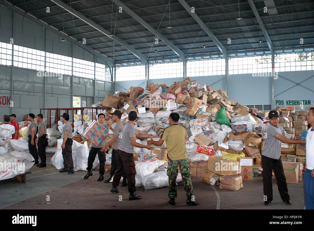 Indian ocean tsunami aid hi-res stock photography and images - Alamy