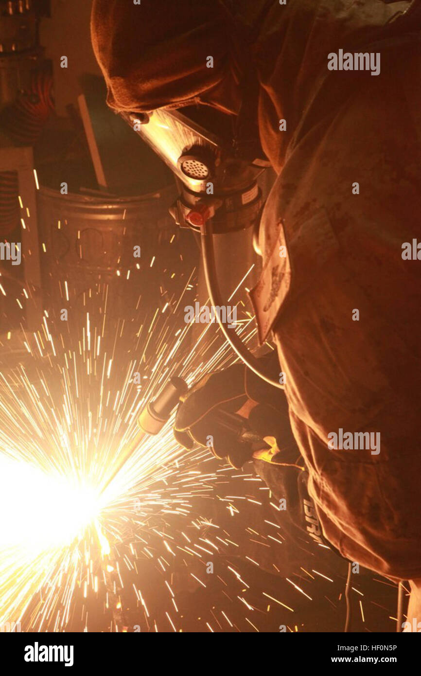 A Marine with the 11th Marine Expeditionary Unit's maritime raid force ...