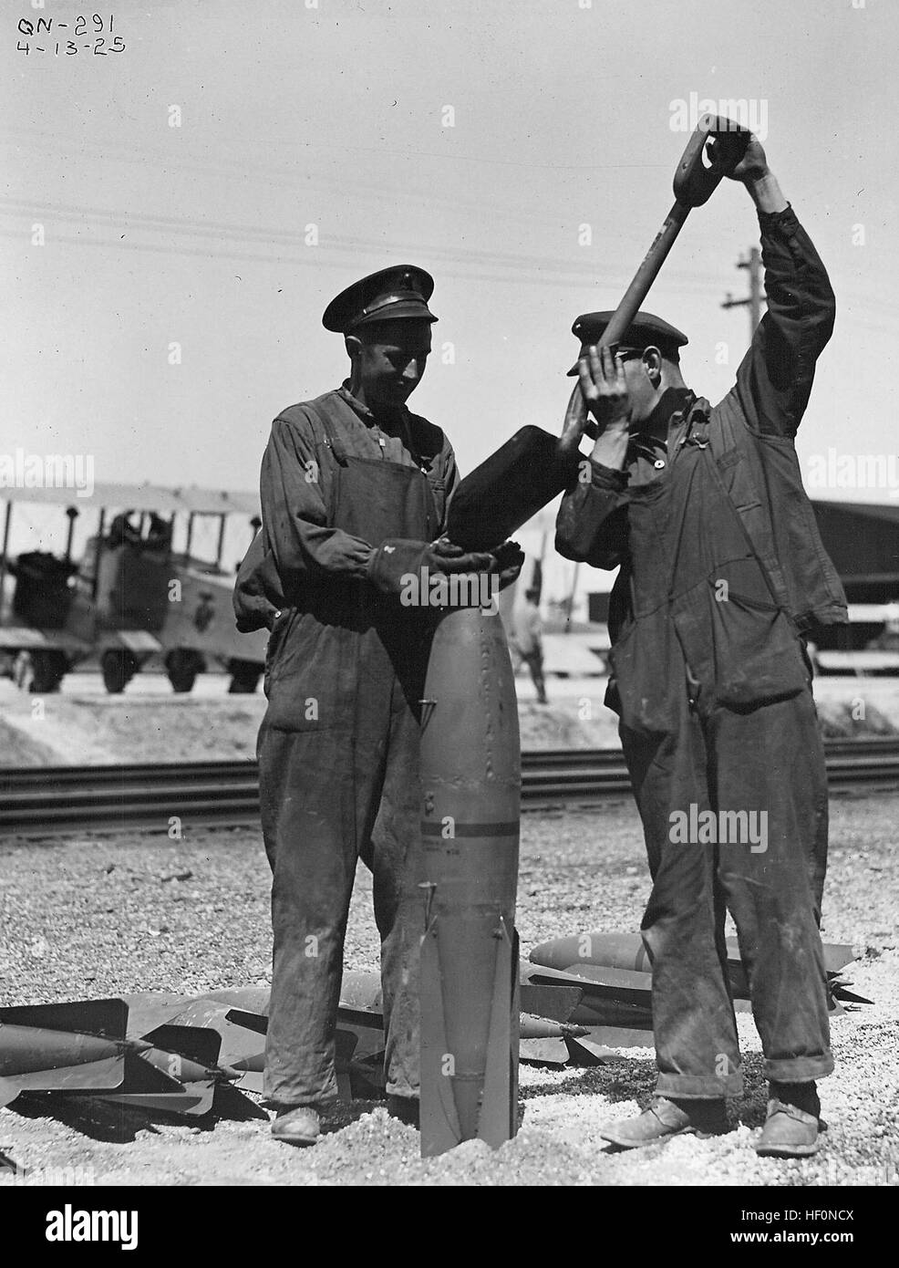 1920s flight Black and White Stock Photos & Images - Alamy