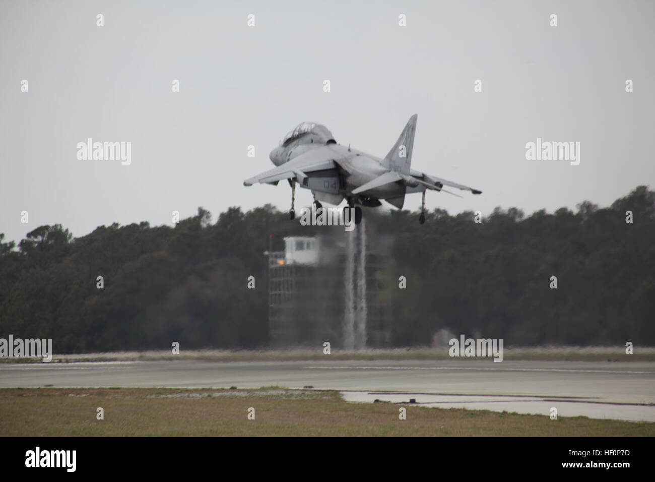 An AV-8B Harrier from Marine Attack Training Squadron 203 performs a ...