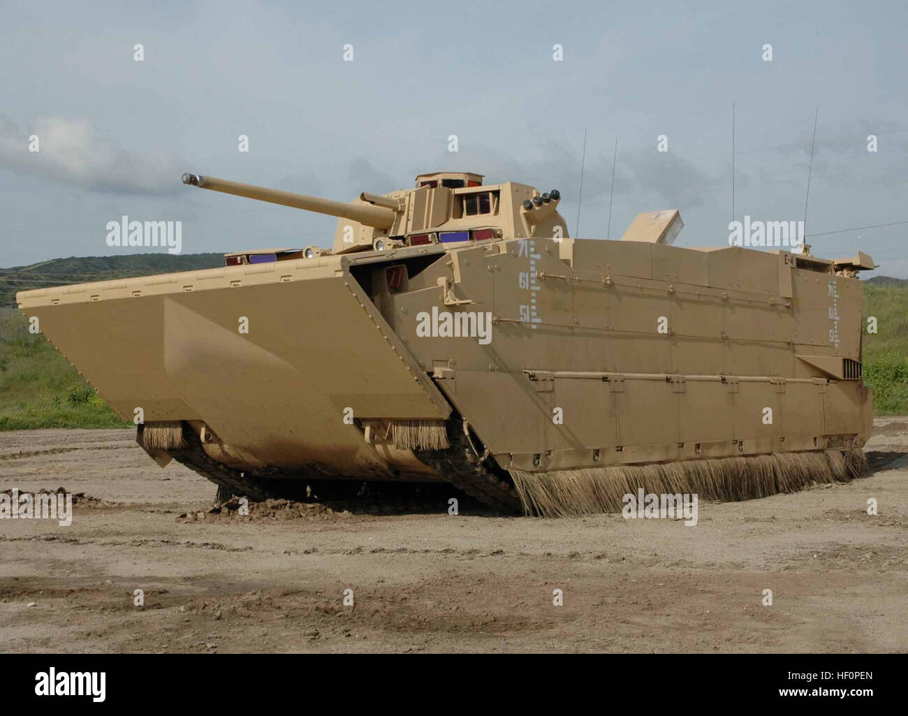 The Expeditionary Fighting Vehicle (EFV) is an armored amphibious ...