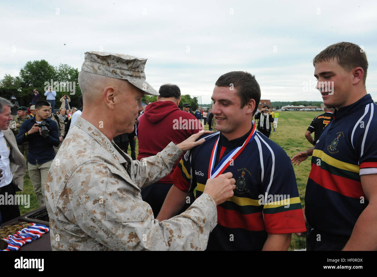 The 35th Commandant of the U.S. Marine Corps, Gen. James F. Amos, left ...
