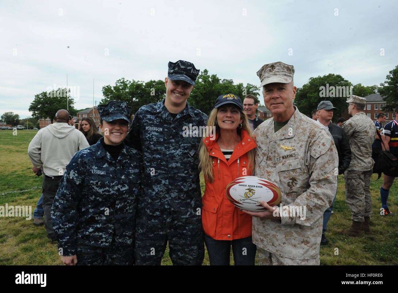 The 35th Commandant of the U.S. Marine Corps, Gen. James F. Amos, right ...