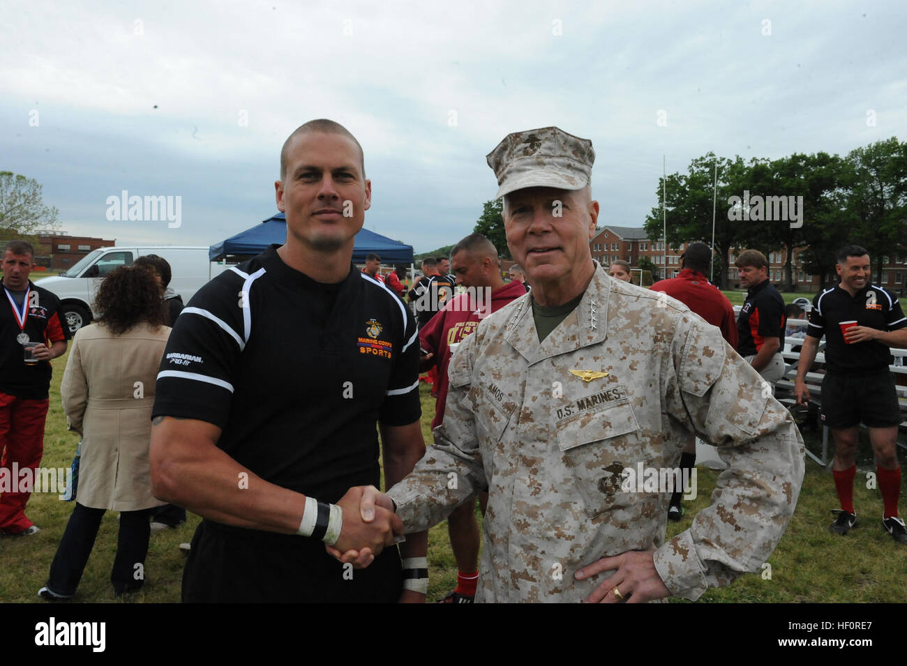 The 35th Commandant of the U.S. Marine Corps, Gen. James F. Amos, right ...