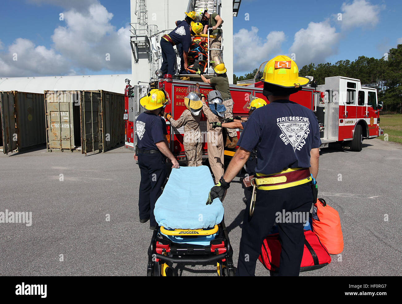U.S. Marines from Headquarters and Headquarters Squadron Aircraft ...
