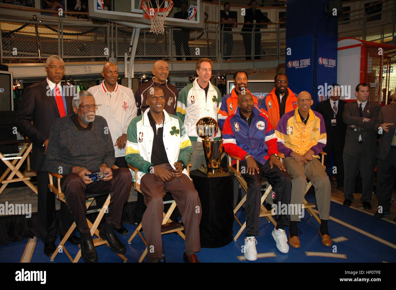 Basketball legends hi-res stock photography and images - Alamy