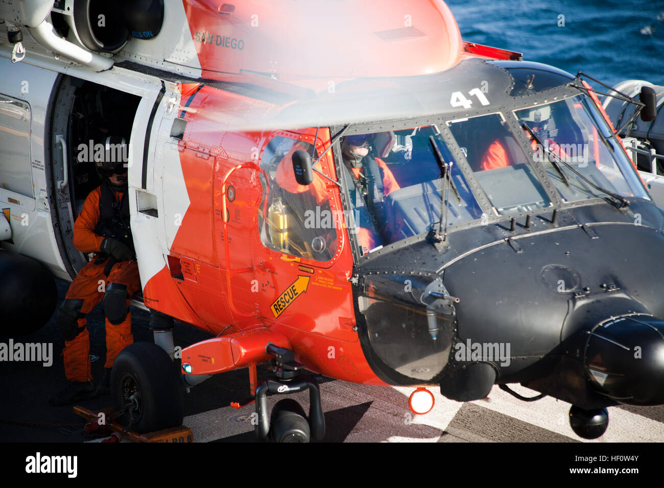 Servicemembers from Amphibious Squadron Three (PHIBRON-3) and the 15th ...