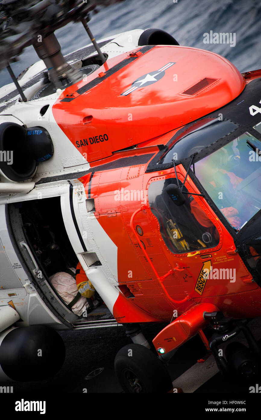 Servicemembers from Amphibious Squadron Three (PHIBRON-3) and the 15th ...