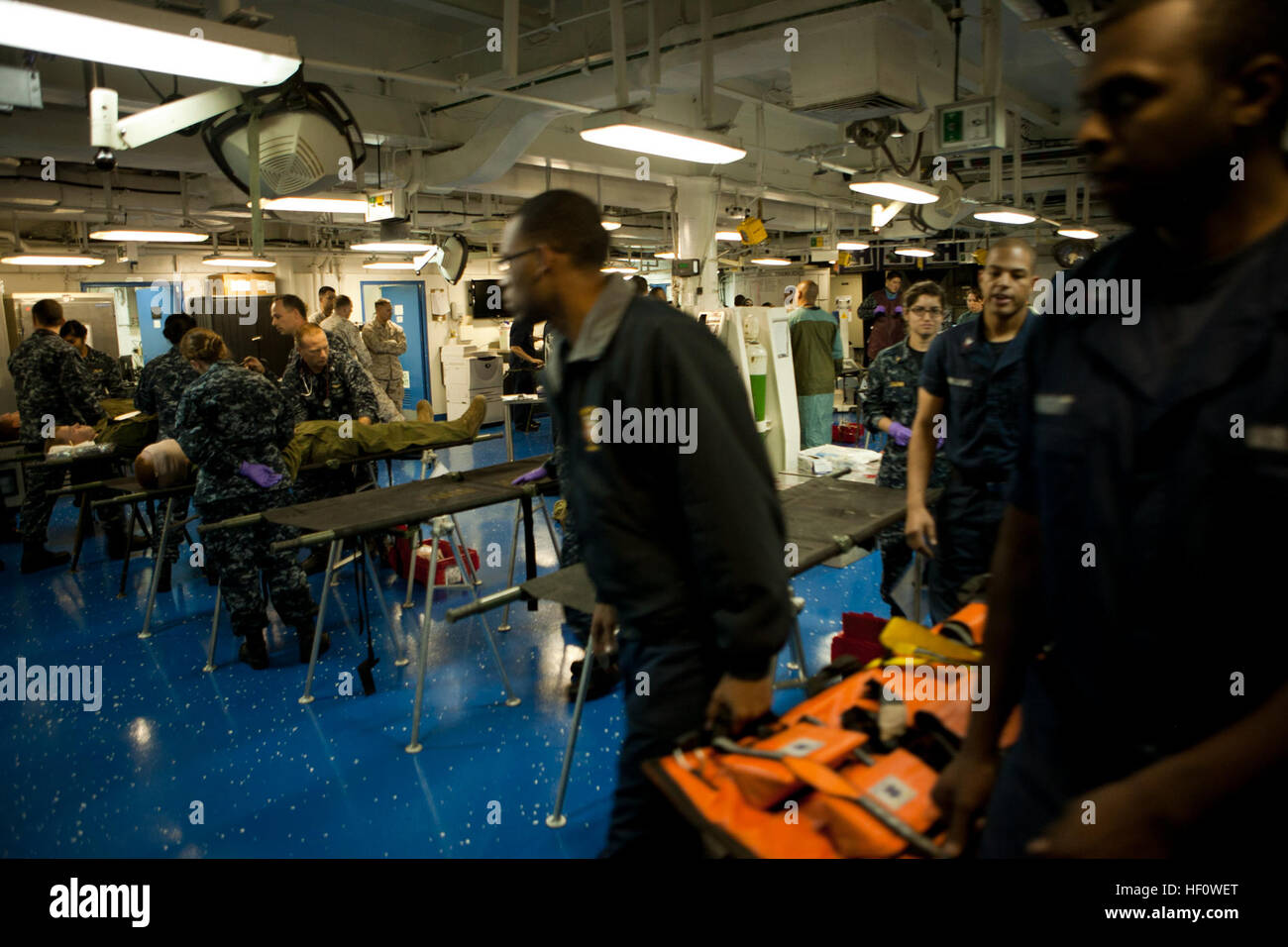 Medical emergency personnel conduct hi-res stock photography and images ...