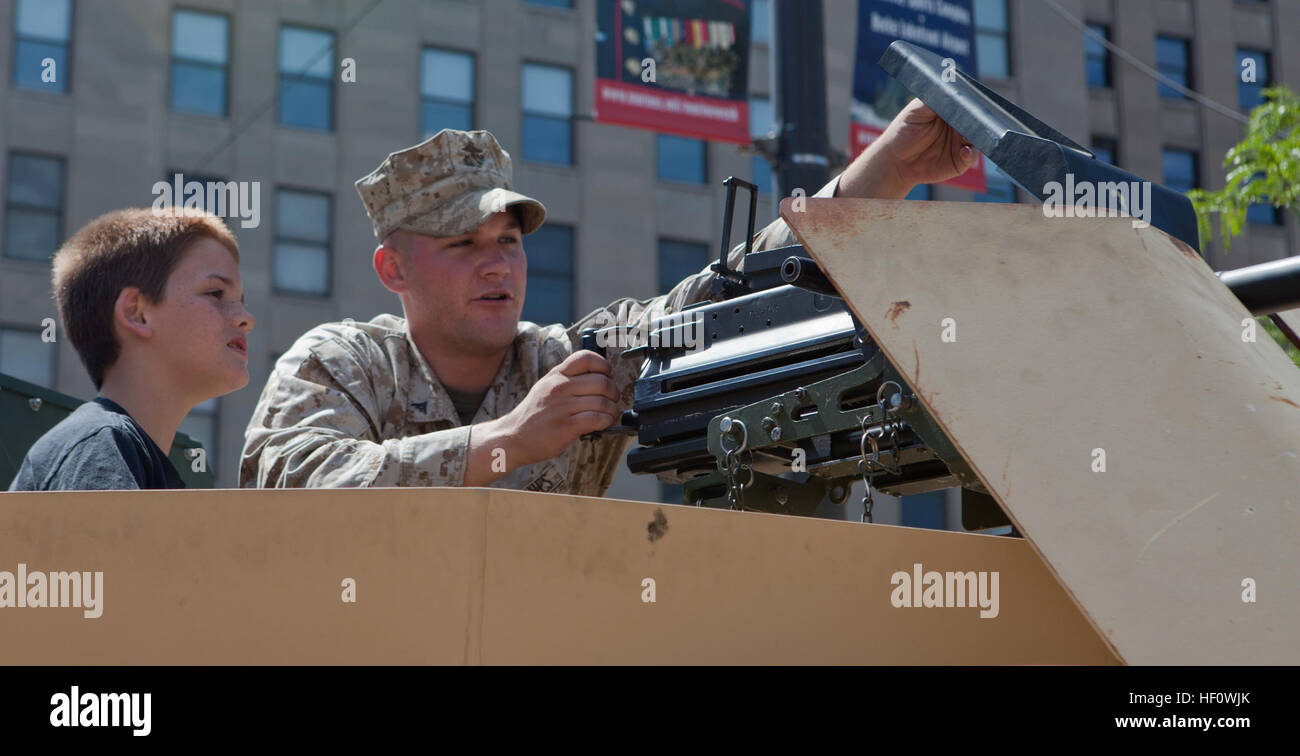 50 caliber humvee hi-res stock photography and images - Alamy
