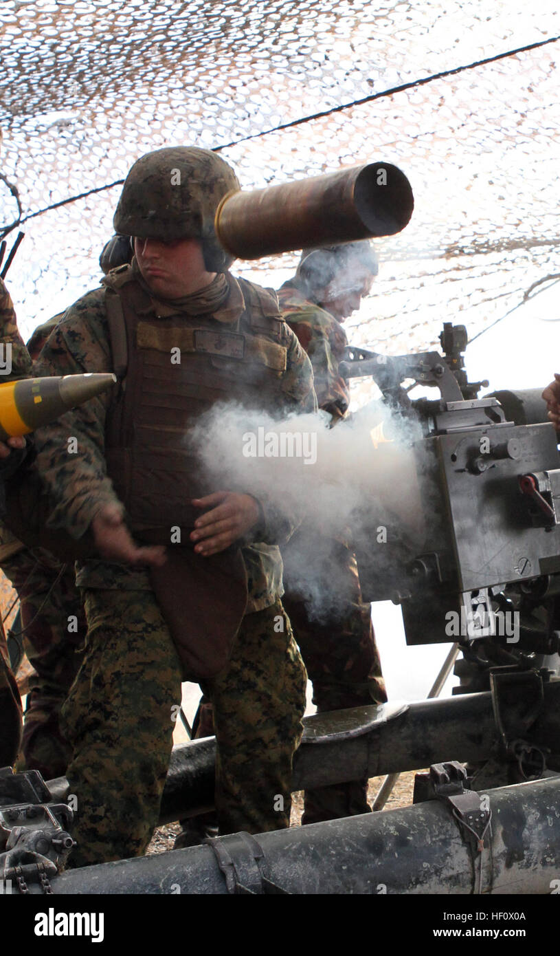 L119 light gun howitzer hi-res stock photography and images - Alamy