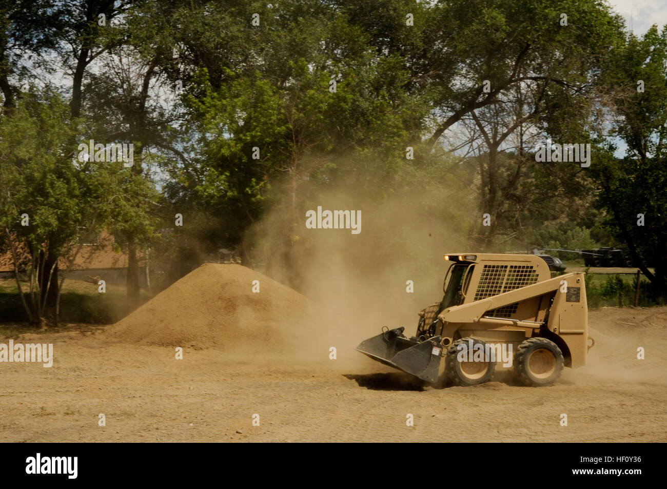 Skid loaders hi-res stock photography and images - Alamy