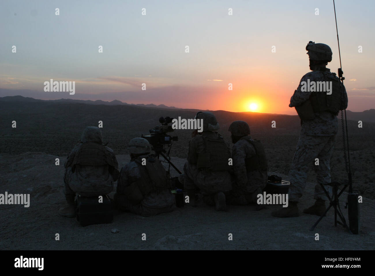 Marines of 1st Light Armored Reconnaissance Battalion conduct night ...