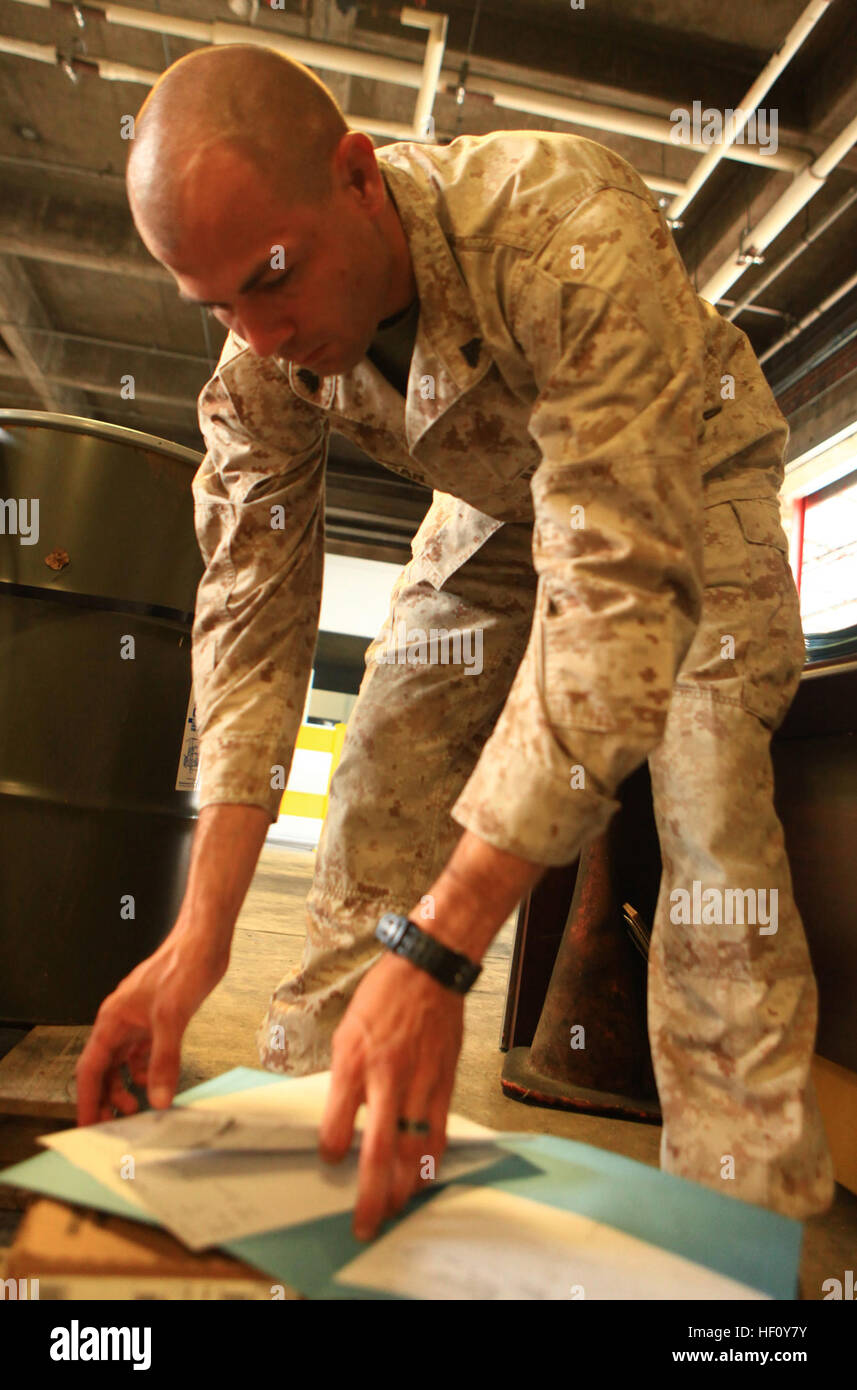 Daily logistics group hi-res stock photography and images - Alamy