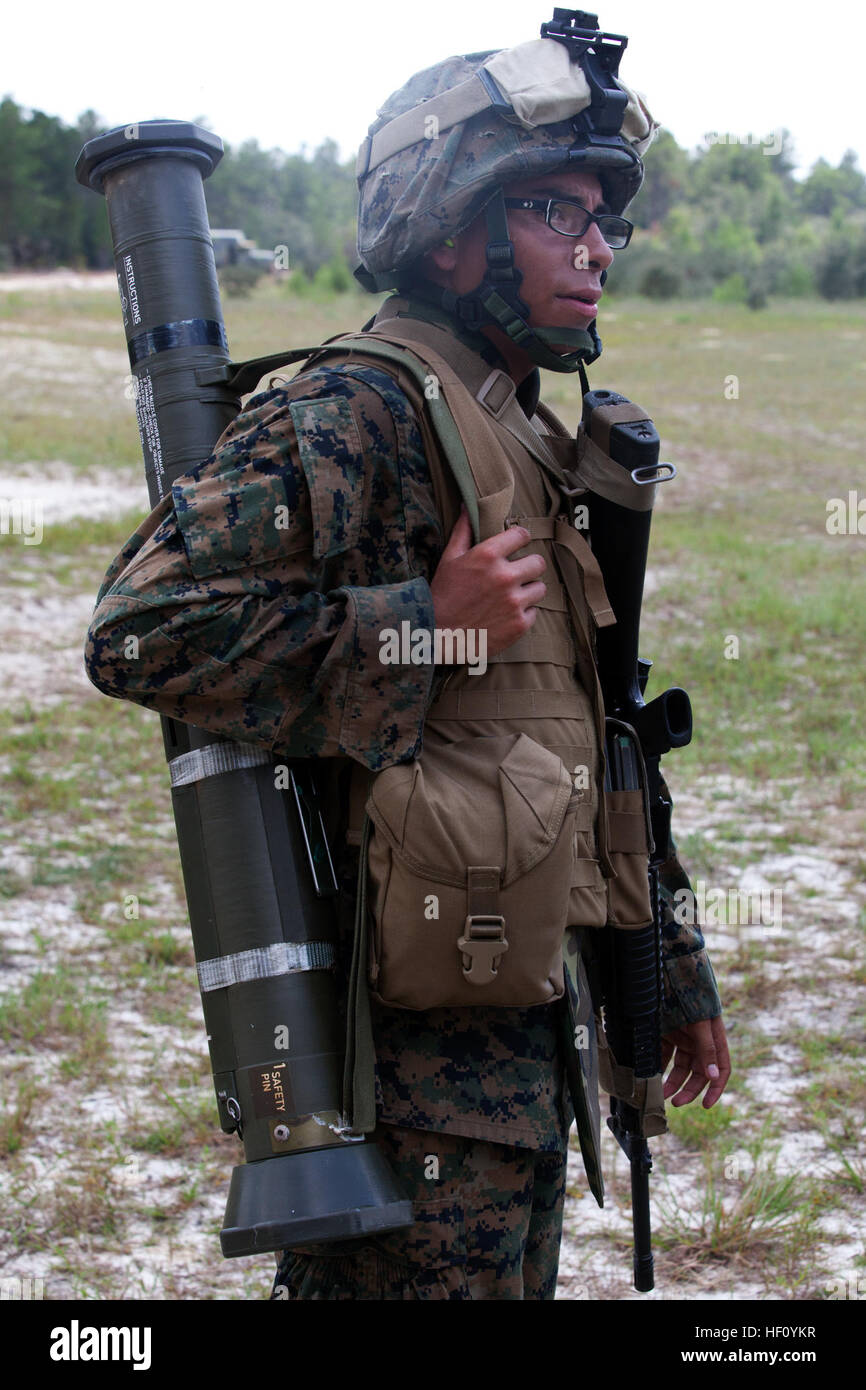 At4 anti tank rocket hi-res stock photography and images - Alamy