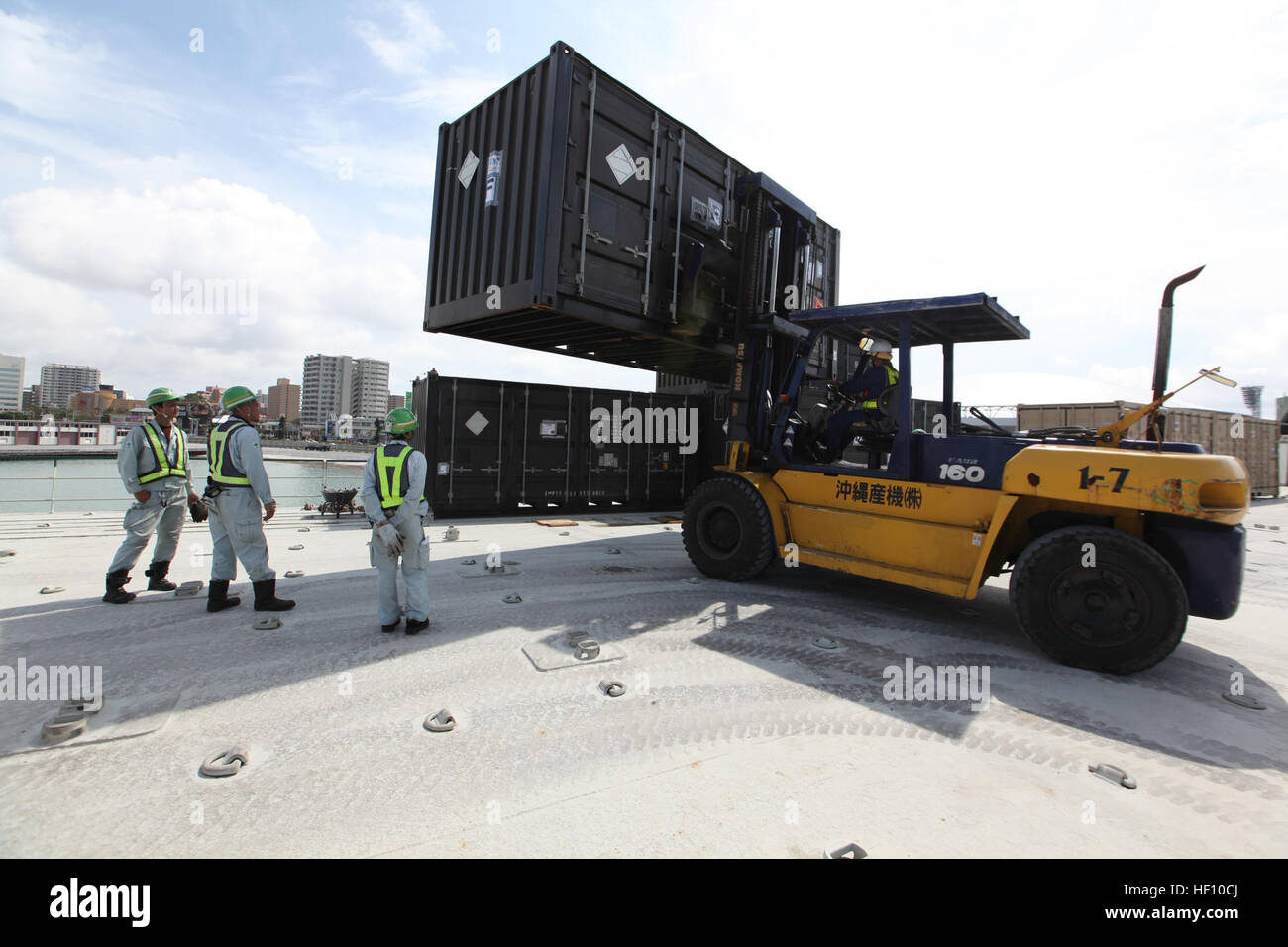 Naha okinawa tug of war hi-res stock photography and images - Alamy