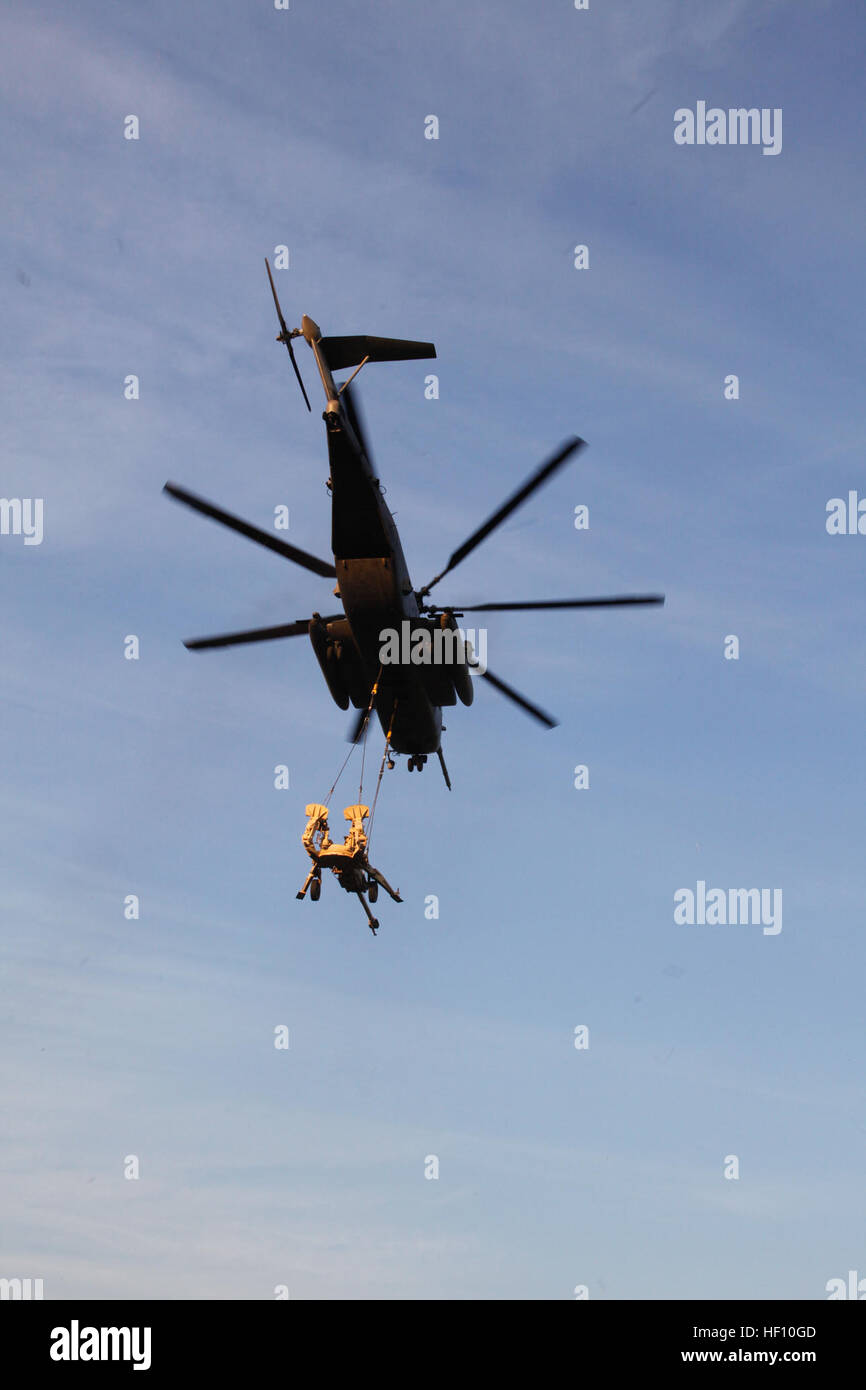 A Marine Heavy Helicopter Squadron 366 CH-53E Super Stallion lifts off ...