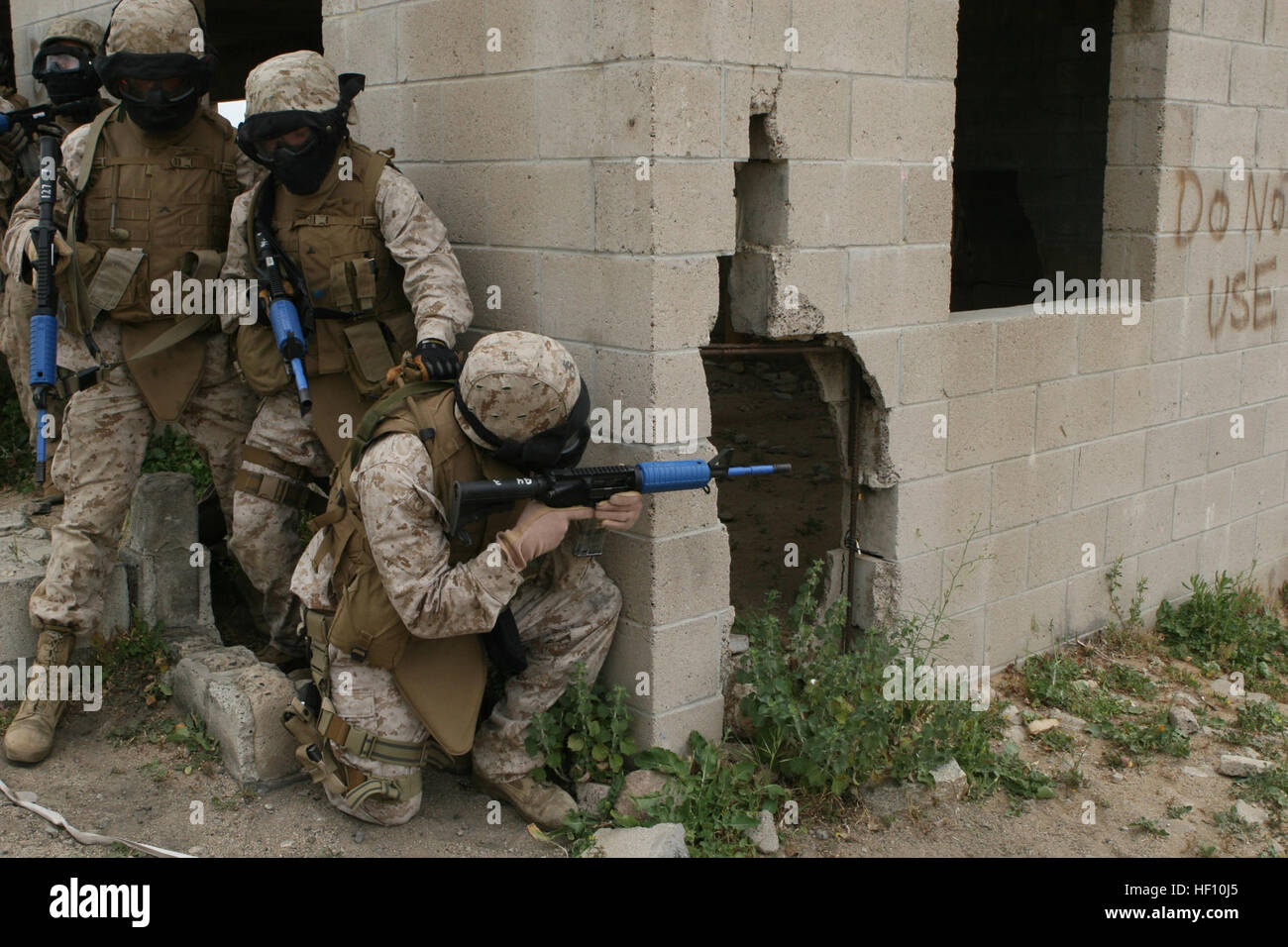 Marines with Military Police Company, Combat Logistics Regiment 17, 1st ...