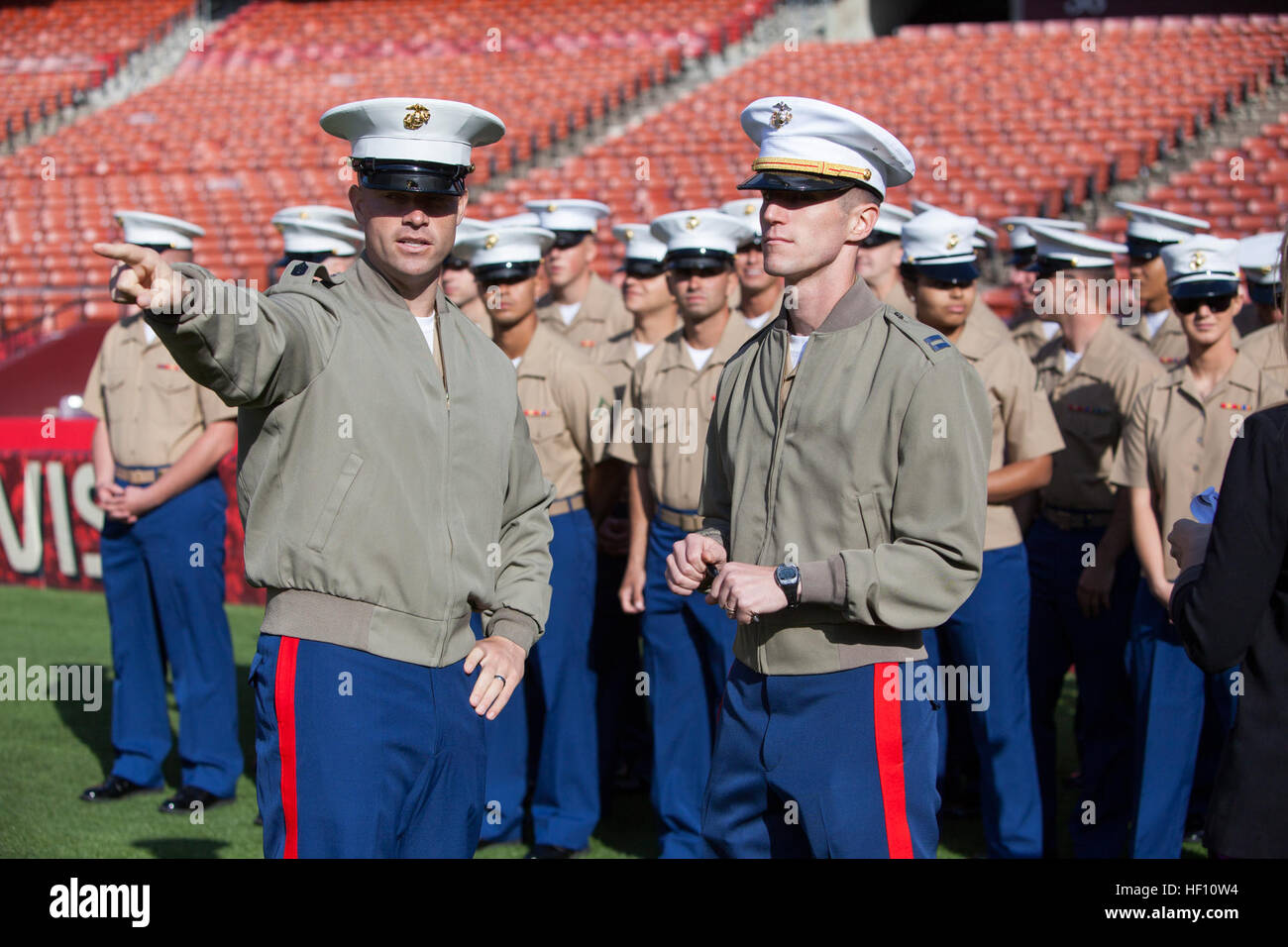 121007-M-BE386-032 SAN FRANCISCO- (Left) Gunnery Sgt. Jason Dow, the ...