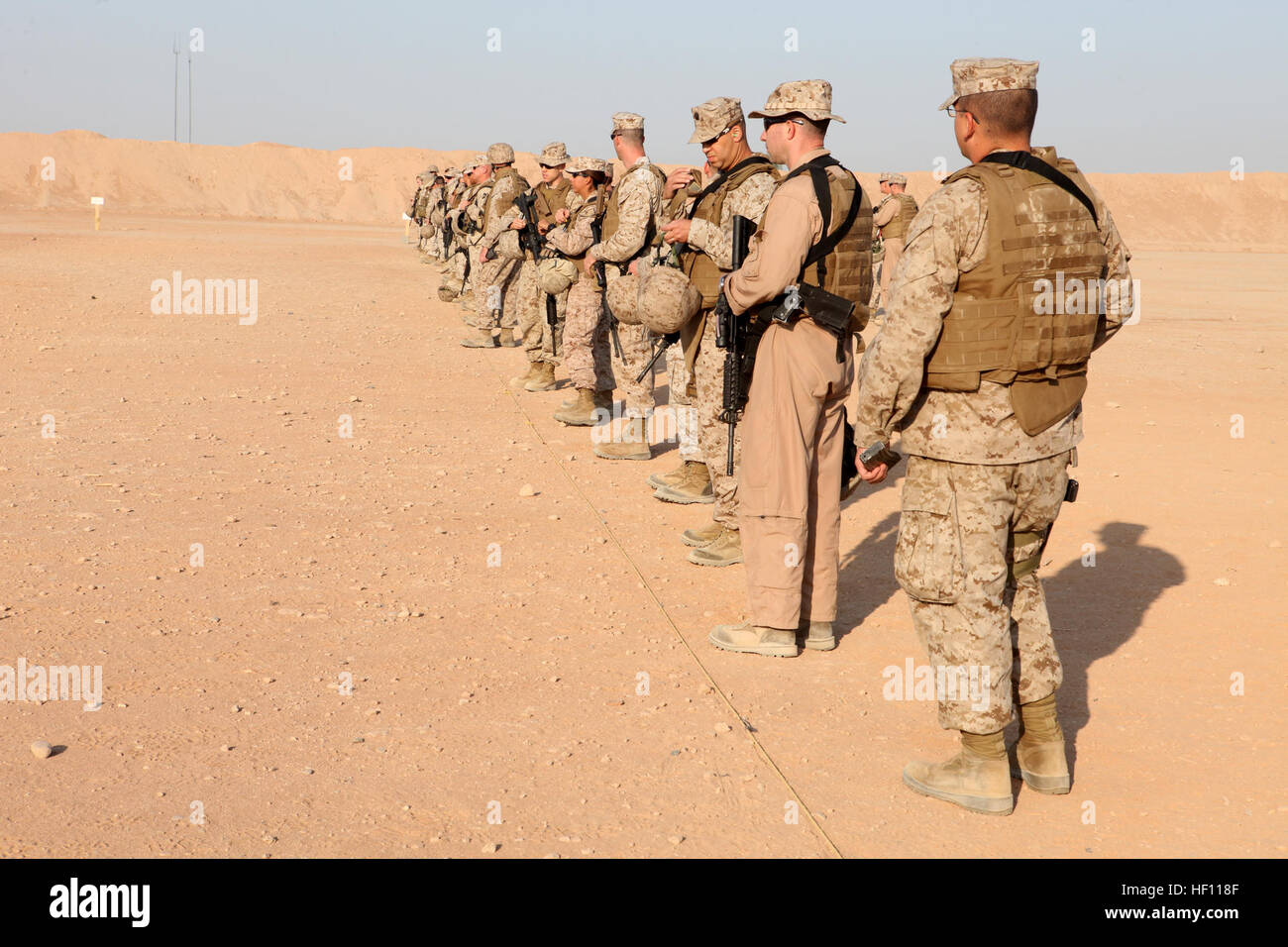 Marines stand on line hi-res stock photography and images - Alamy