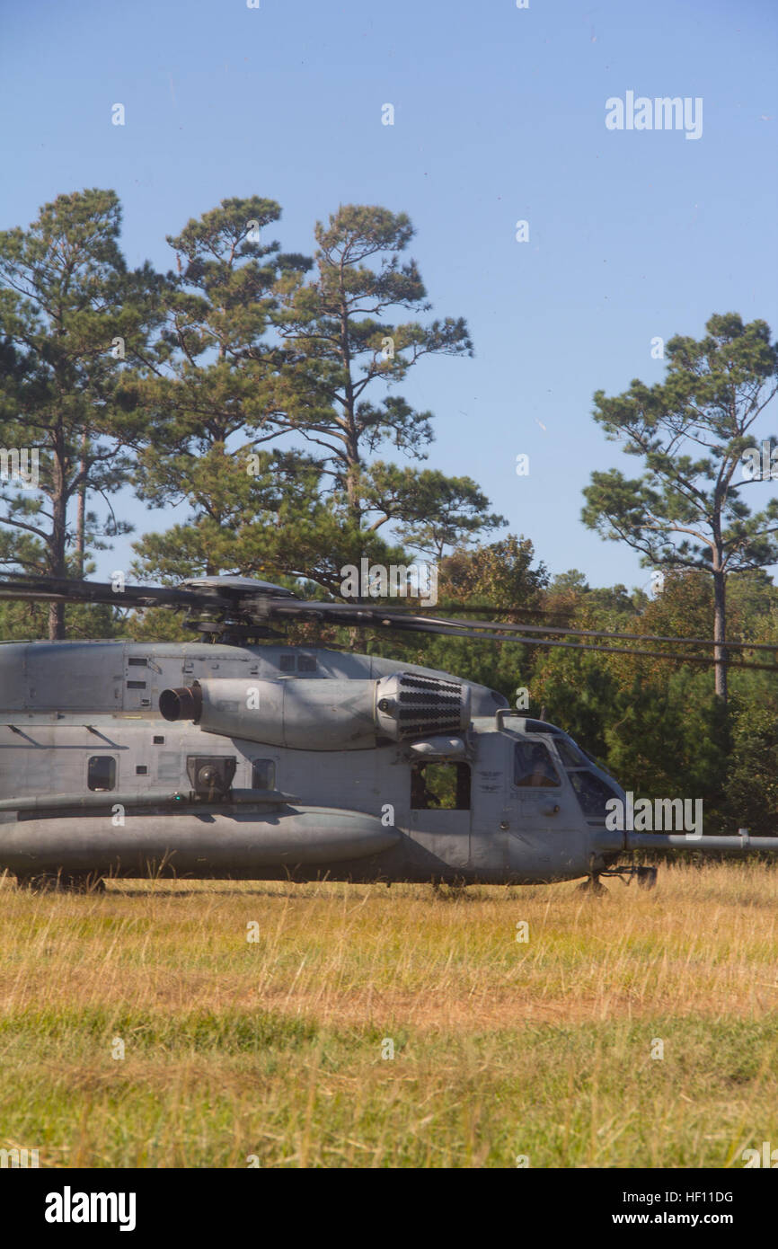 Combat logistics battalion clb 26 hi-res stock photography and images ...