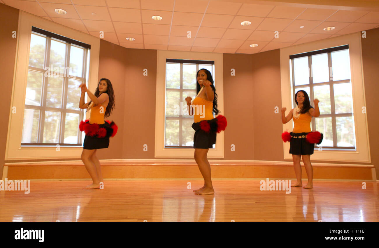 American military dancers hi-res stock photography and images - Alamy