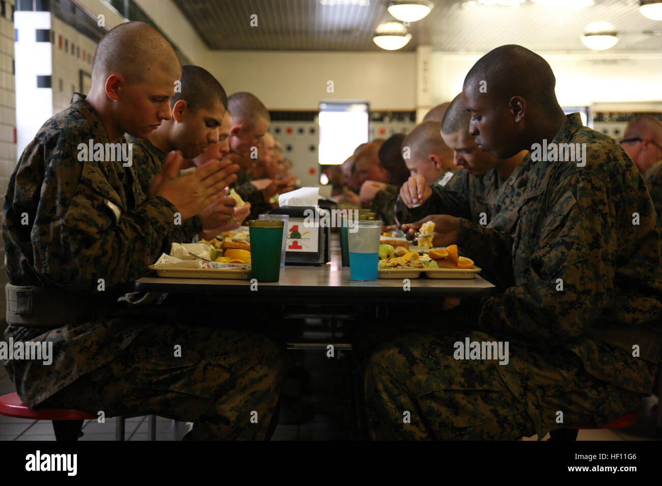 U.S. Marine recruits with Charlie Company, First Recruit Training ...