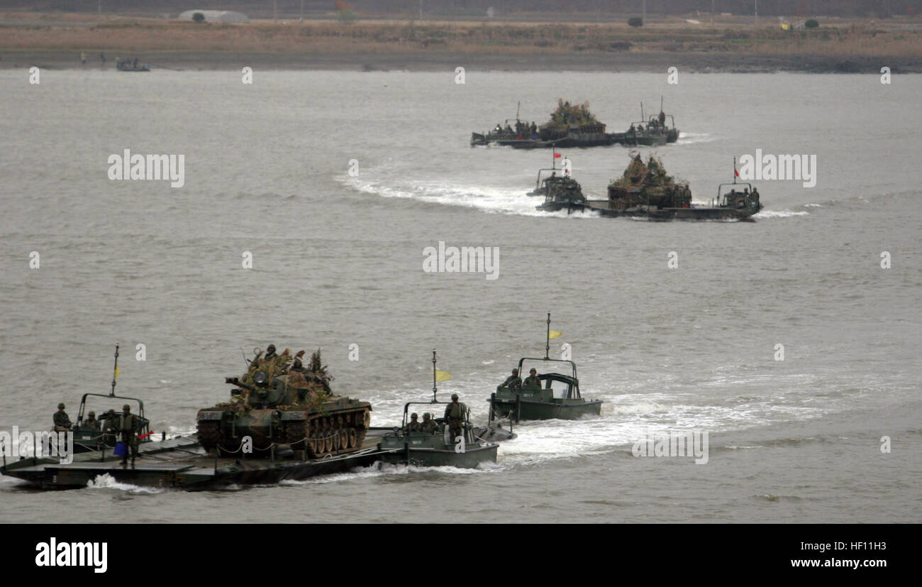 American combat military rafts hi-res stock photography and images - Alamy