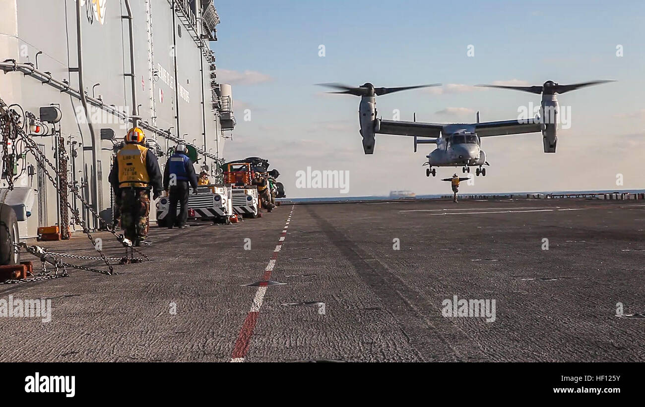 General James F. Amos, Commandant of the Marine Corps, and Sgt. Maj ...