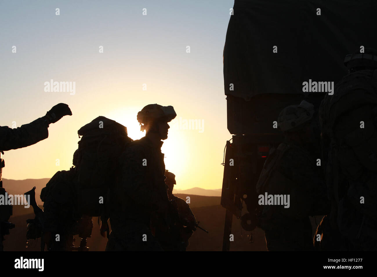 Marines with Alpha Company, 1st Battalion, 4th Marines load onto ...