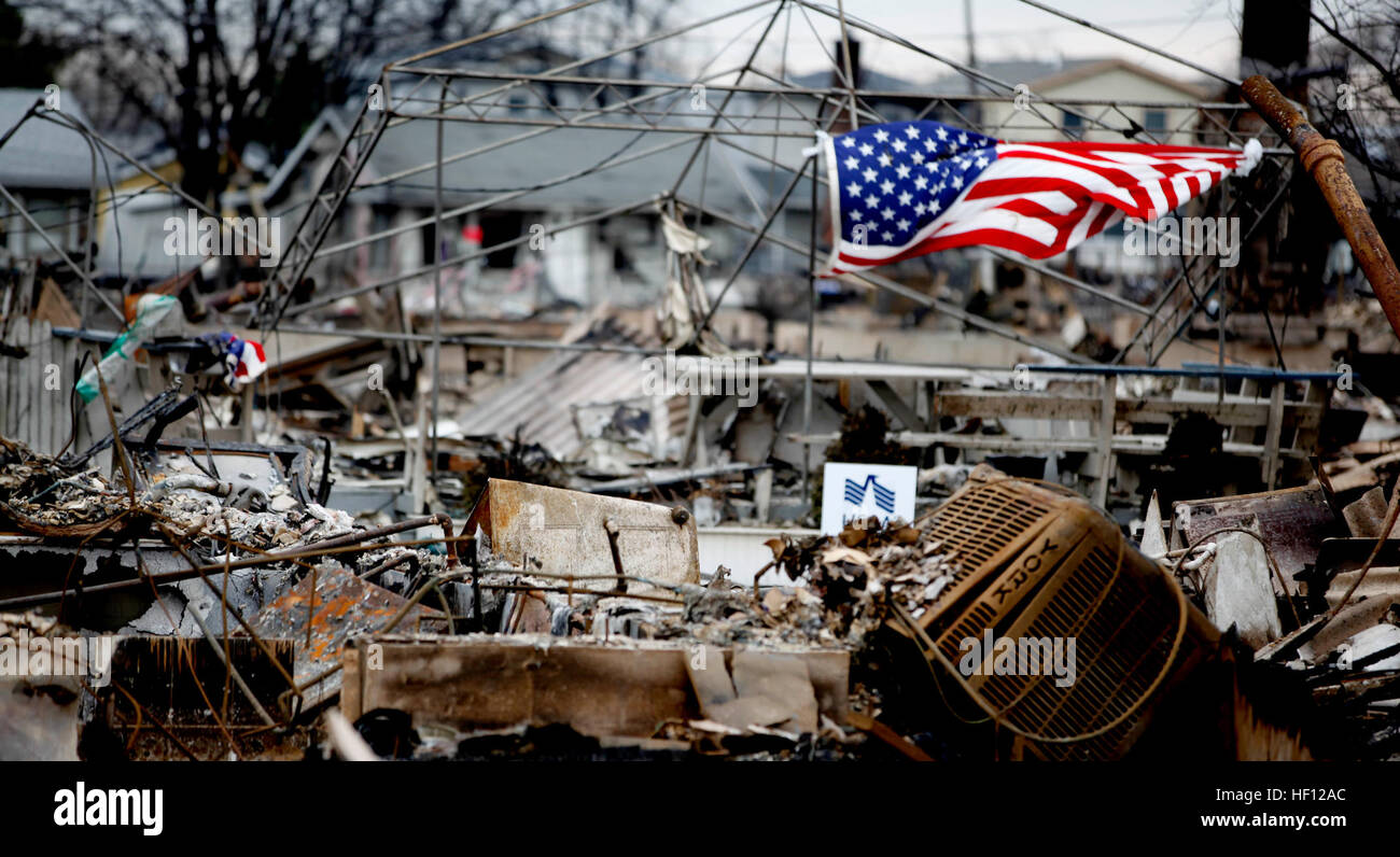 In the aftermath of Hurricane Sandy, Marines from 8th Engineer Support ...