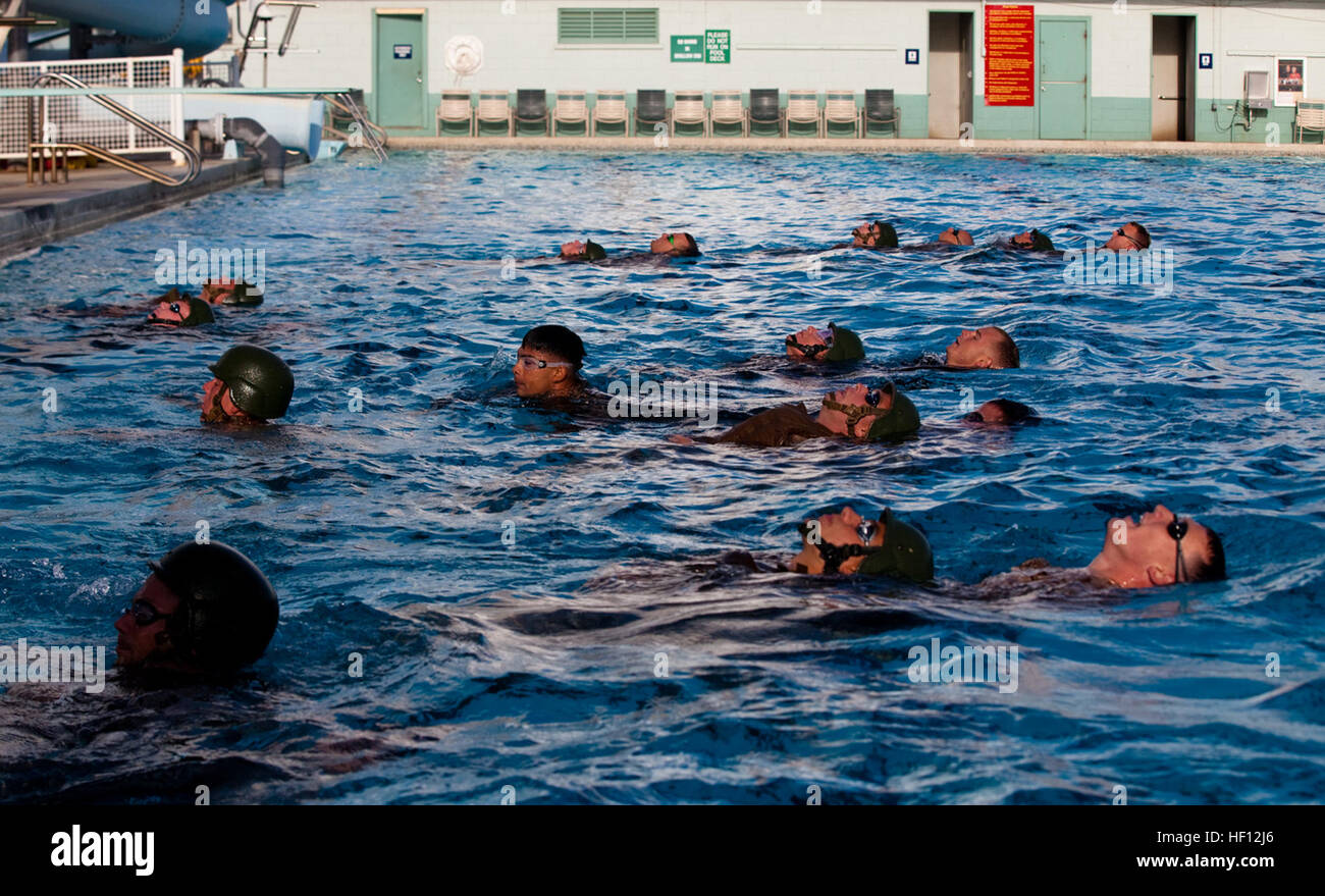Marines conduct a gear rescue evolution during a Marine Corps ...