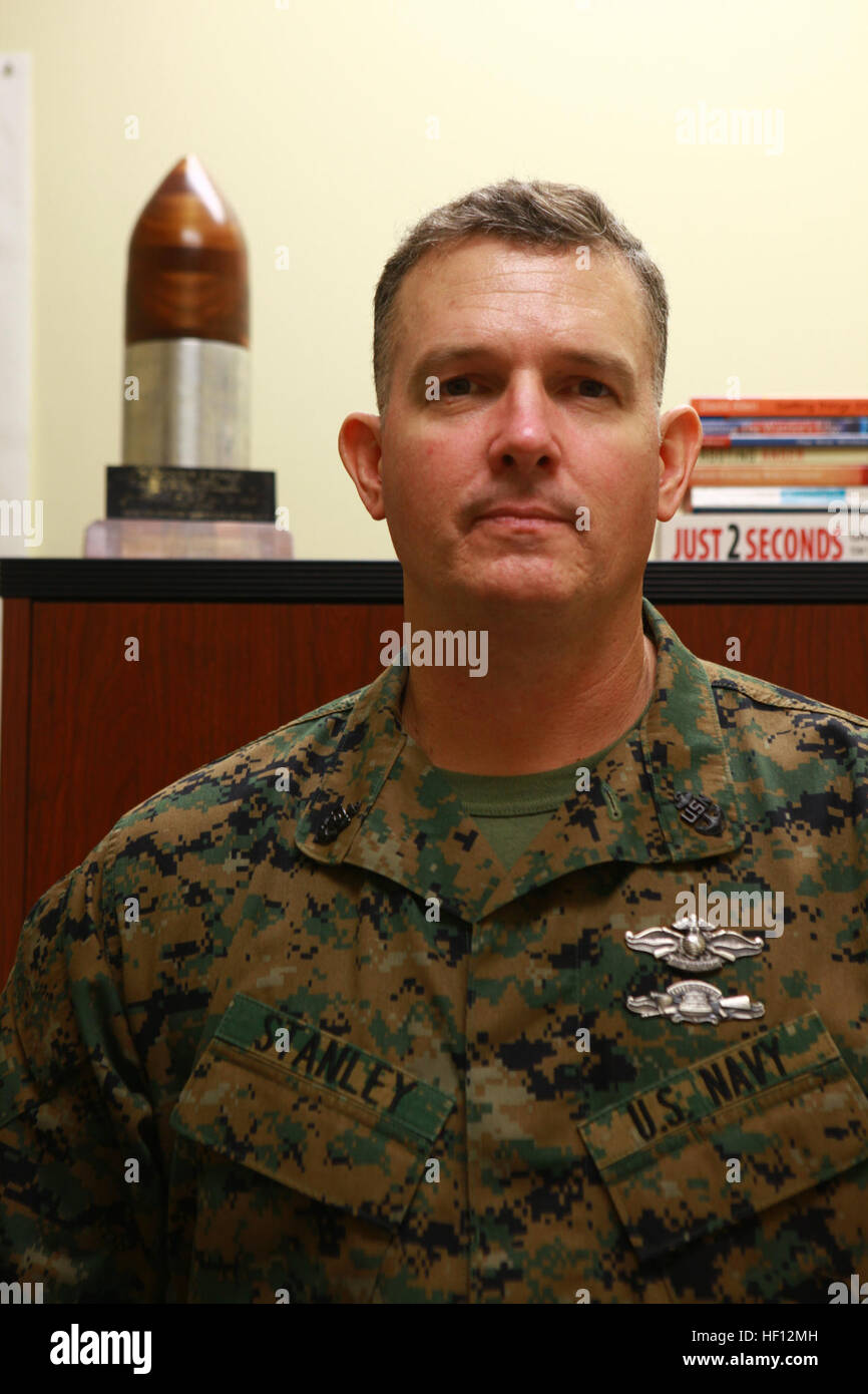 Office of the chief chaplain service hi-res stock photography and ...