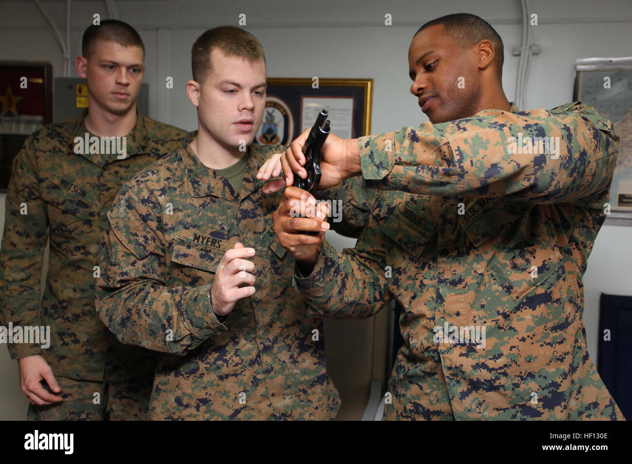 Marines conduct combat marksmanship hi-res stock photography and images ...