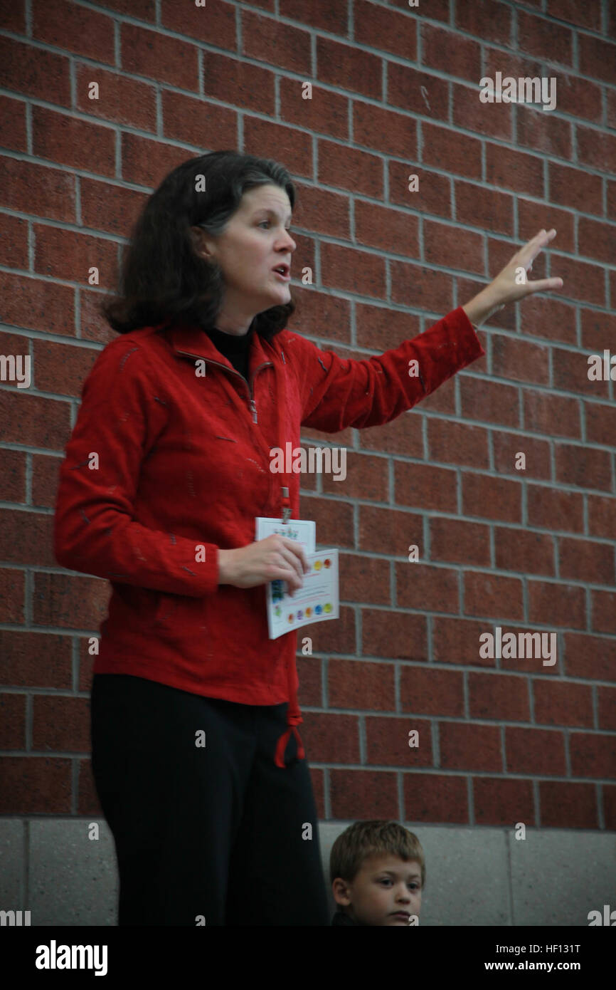 Service members families attended hi-res stock photography and images ...