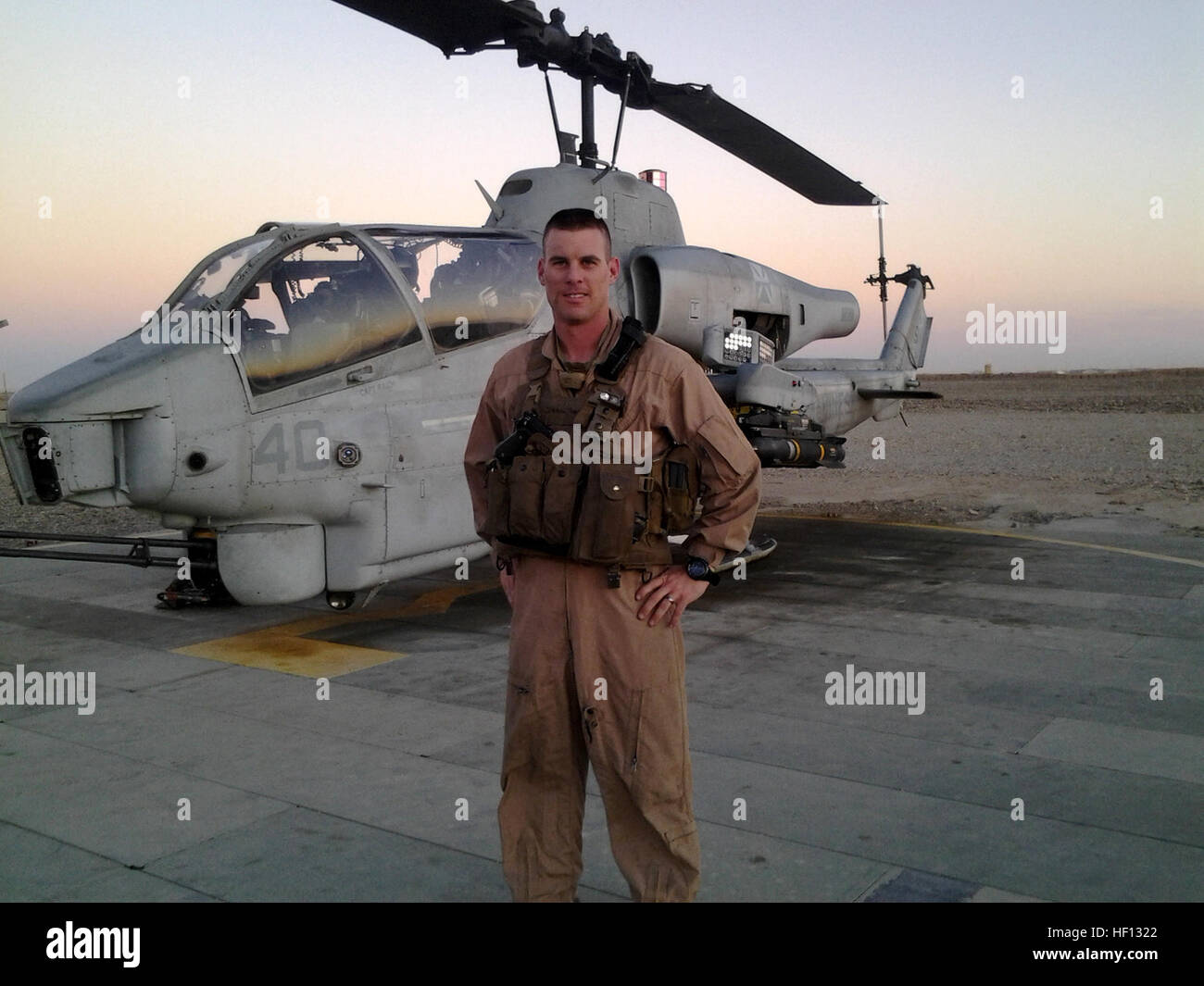 Ah 1w super cobra pilot hi-res stock photography and images - Alamy