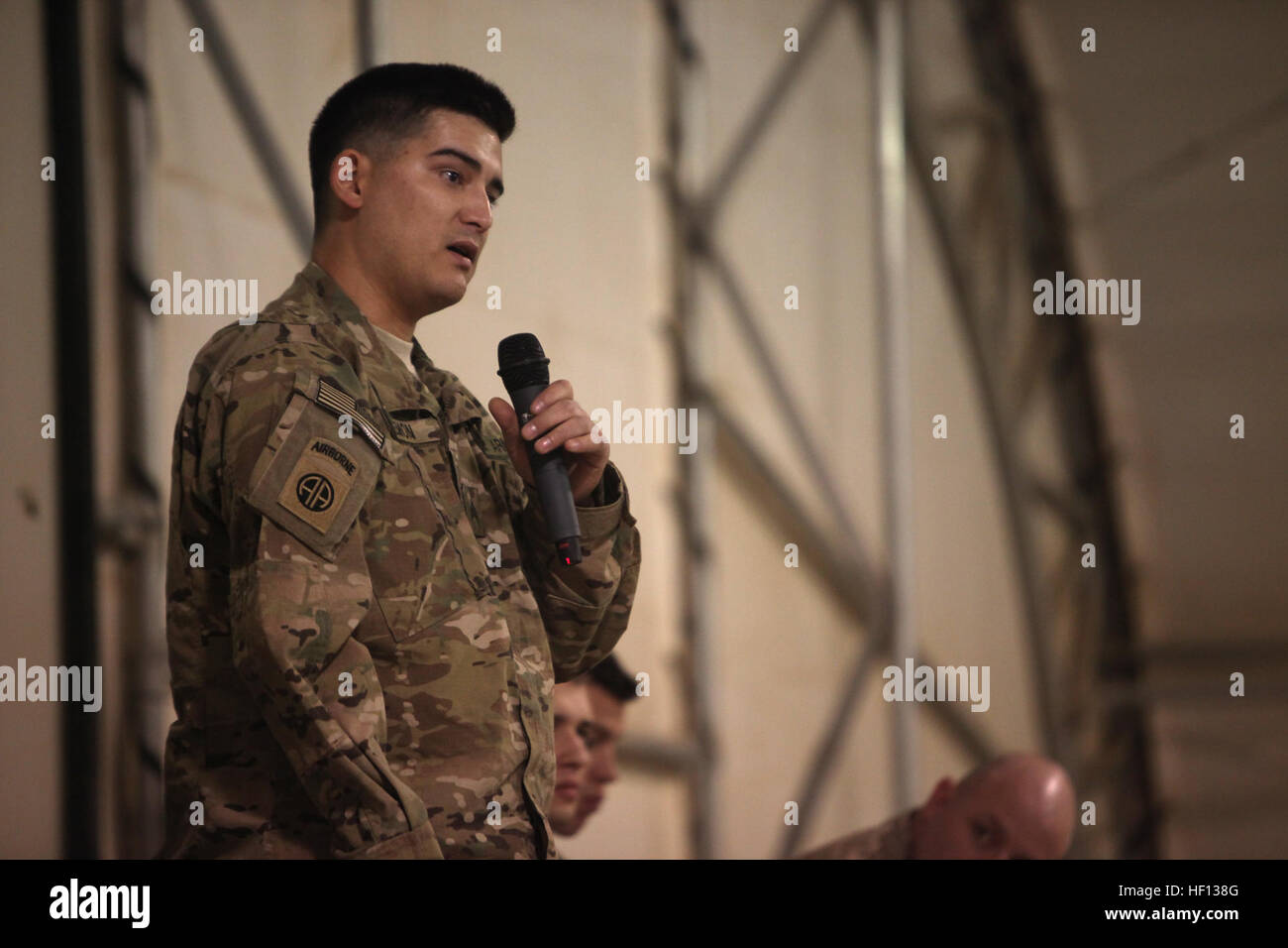 U.S. Army Sgt. Jared Lemon, wounded warrior, speaks to U.S. Marines ...