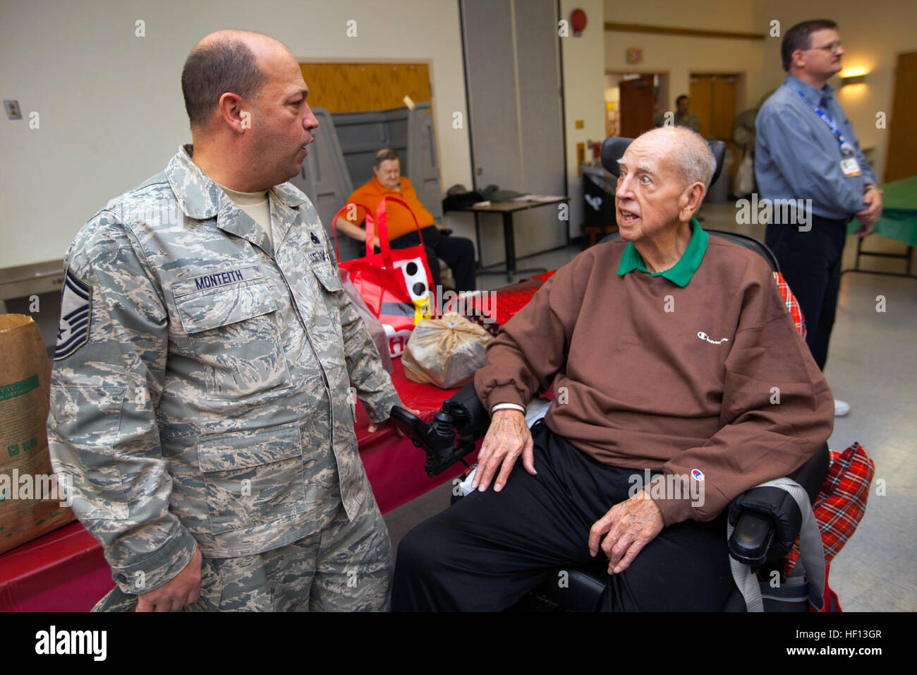 A Vineland Veterans Memorial Home resident chats with Senior Master Sgt ...