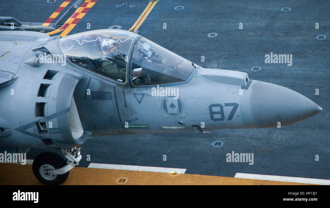 An AV-8B Harrier assigned to Marine Medium Tiltrotor Squadron (VMM) 266 ...