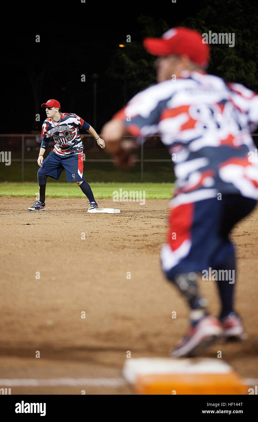 Army Sgt. Matthew Kinsey (left) and retired Marine Lance Cpl. Tim ...