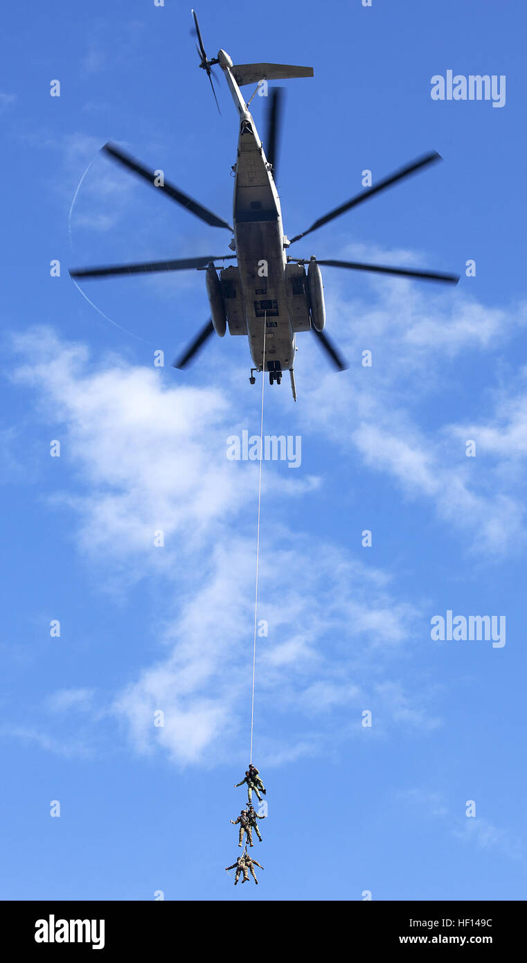 Marine Corps Base Hawaii — Marines with 3rd Reconnaissance Battalion ...