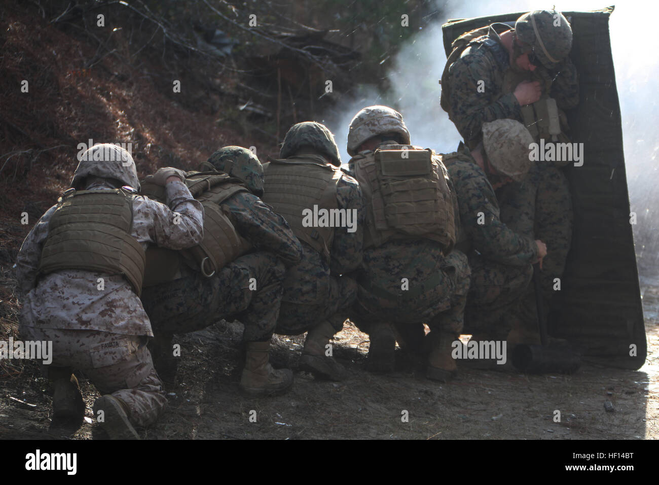 A breaching team with Bridge Company, 8th Engineer Support Battalion ...