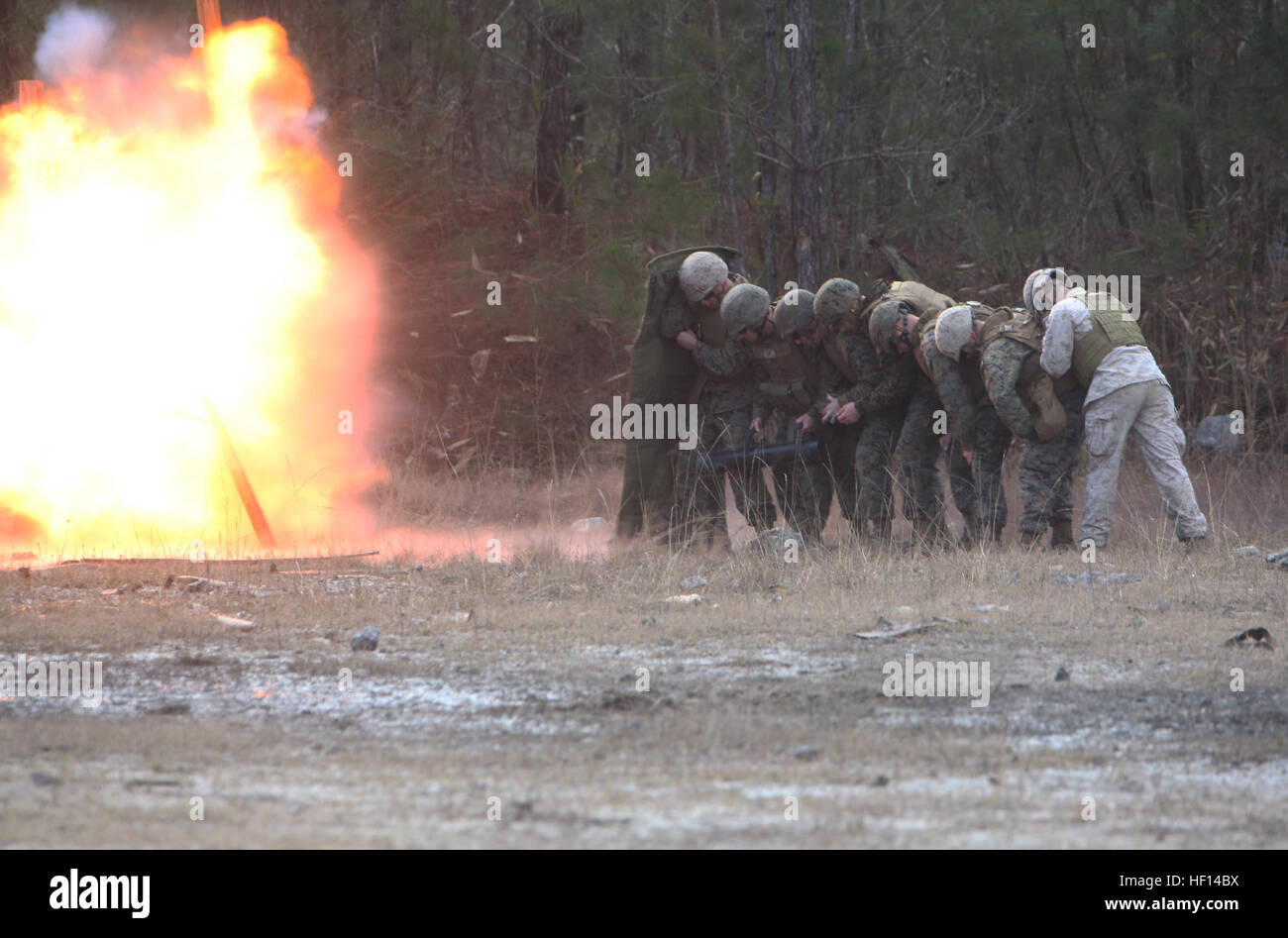A breaching team with Bridge Company, 8th Engineer Support Battalion ...