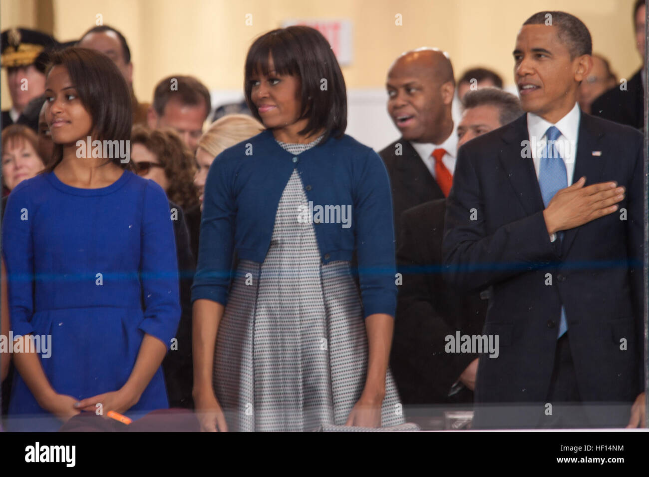 Barack and michelle obama family photo hi-res stock photography and ...